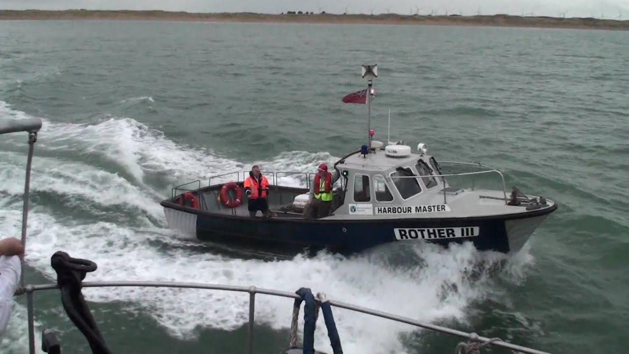 MV Balmoral departs Rye (with Harbour Master launch) 22/07/10 HD - YouTube