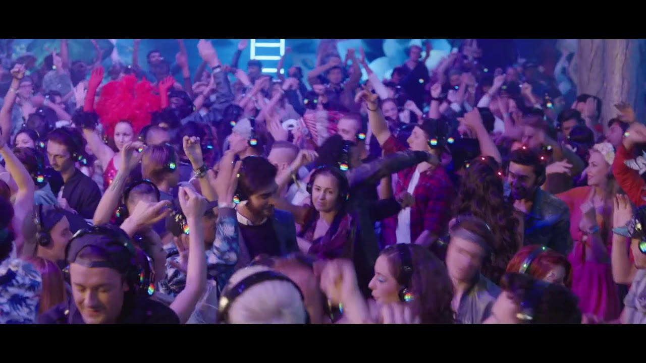 The_Breakup_Song_Full_Video - YouTube