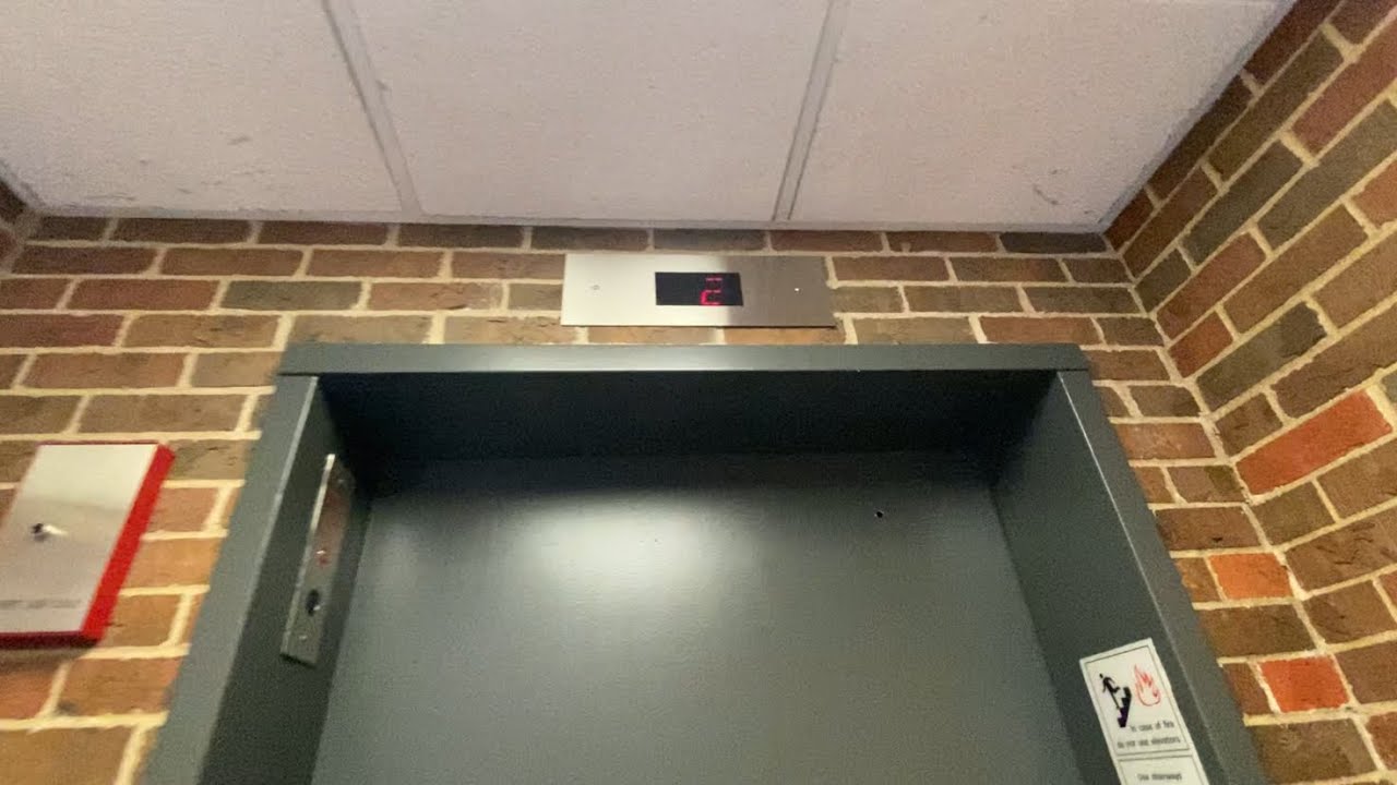 Modernized Colley Hydraulic Elevator @ Glen Hill North, Glen Ellyn, IL ...