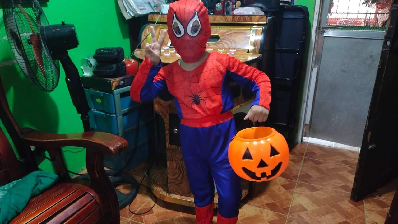 Part 1 Happy Halloween to all! Chester's first joined of Trick or treat ...