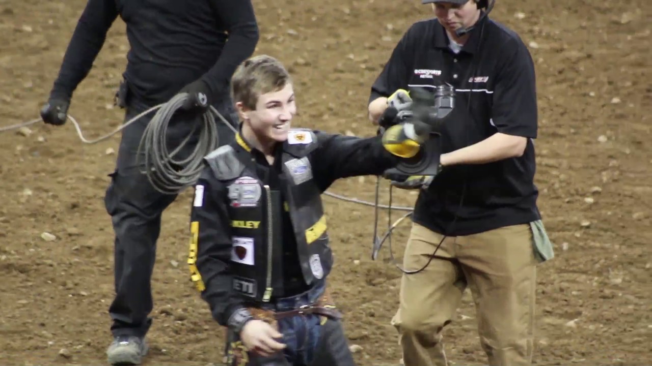 JESS LOCKWOOD's WINNING RIDE AT PBR's 2017 MONSTER BUCK OFF AT THE ...