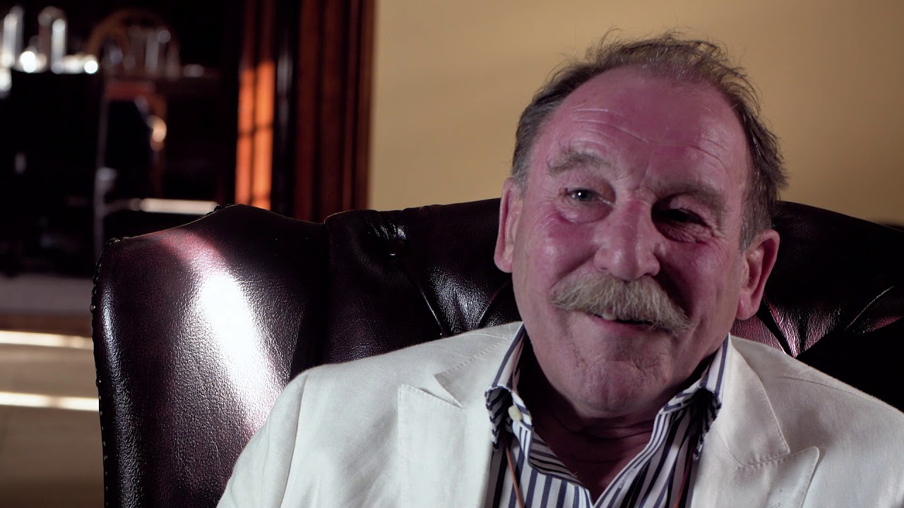 World whisky legend Charles Maclean tastes and talks whisky with ...