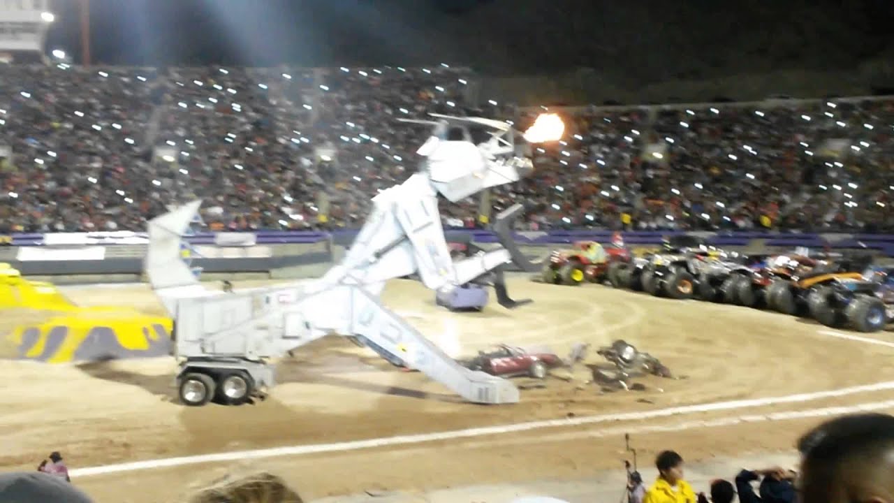 Monster jam-robosaurus at the utep sun bowl-March 1, 2014 - YouTube