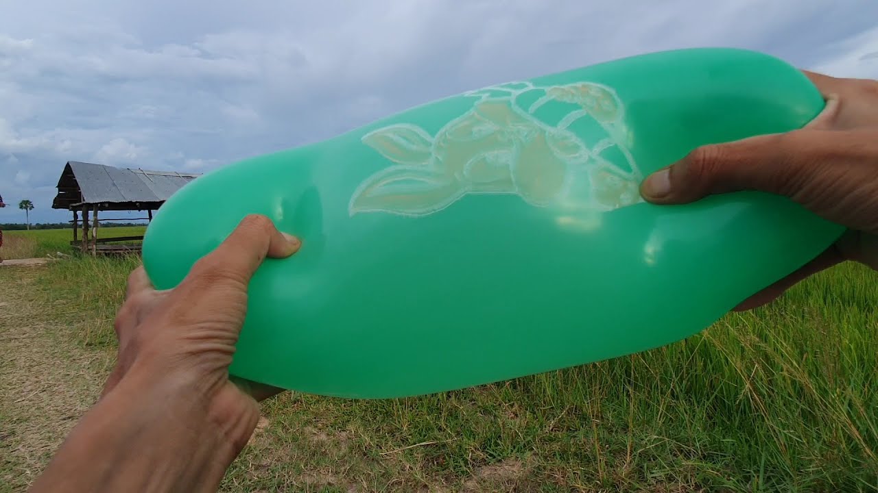 outdoor fun with Rocket Balloon and learn colours, popping balloons ...