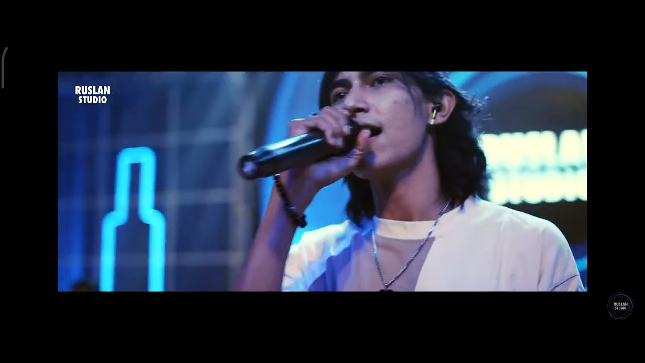 Samir Shrestha live - stage performance ️🌹 thamana haat yo ...