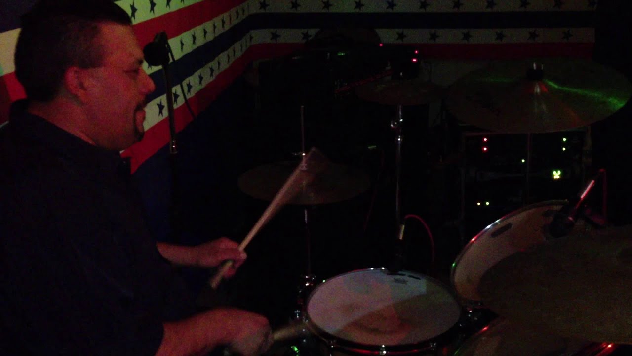Fish Y Los Favoritos Drummer Jose Reyes (live) Huapango - YouTube