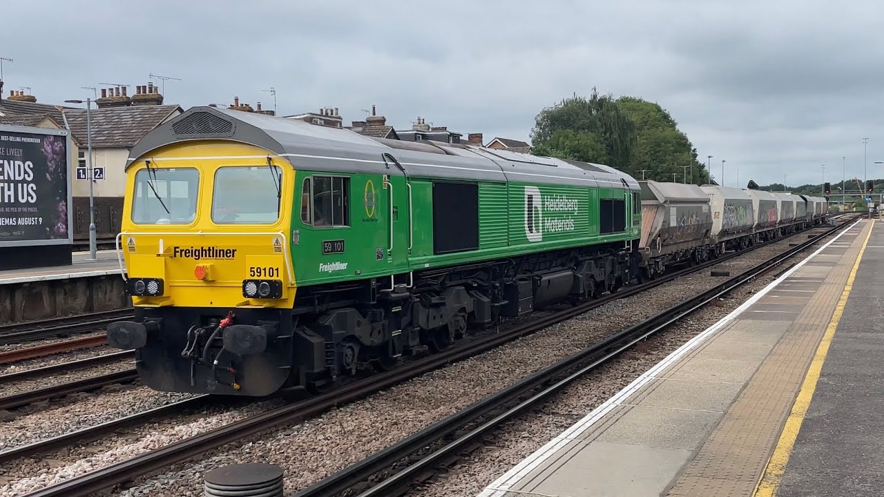 Freightliner Heidelberg Materials livery 59101 passes Tonbridge working ...