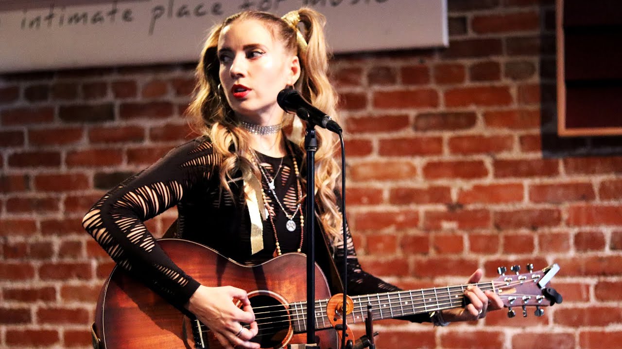 Michelle Lambert - Lego House [Live Video] - YouTube Music