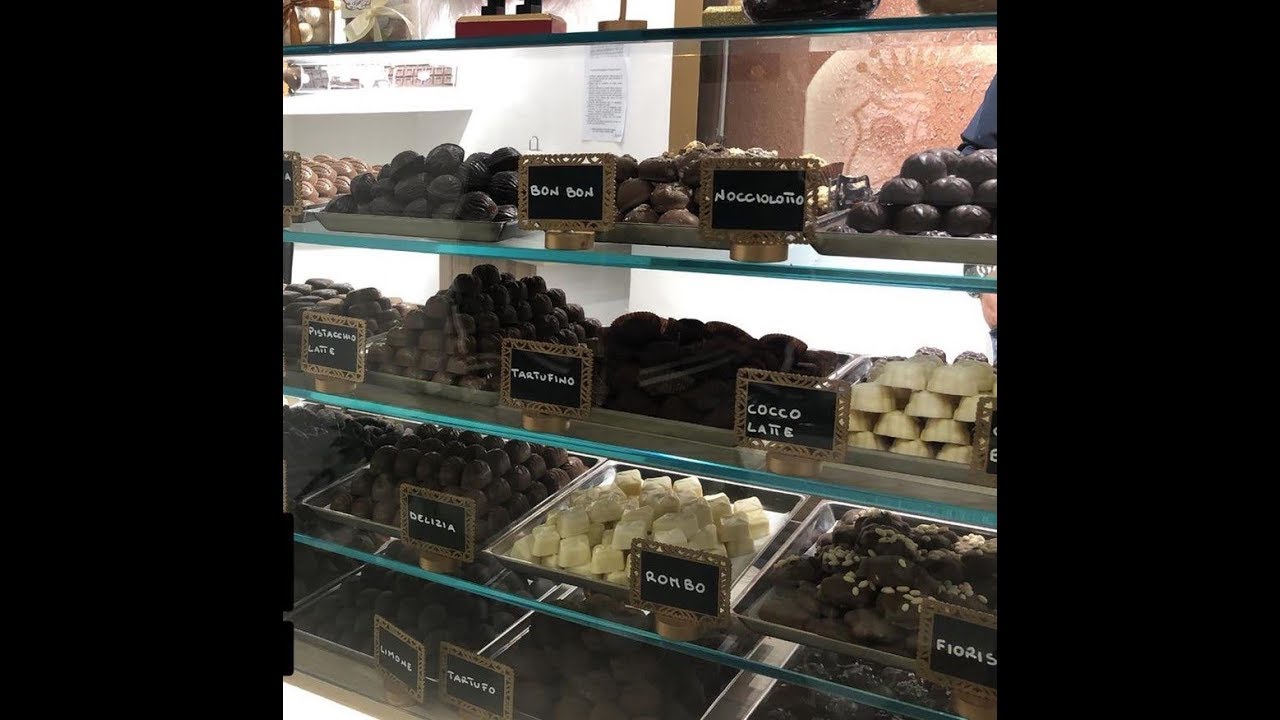 Mario Gallucci cioccolato a Napoli dal 1890 - YouTube