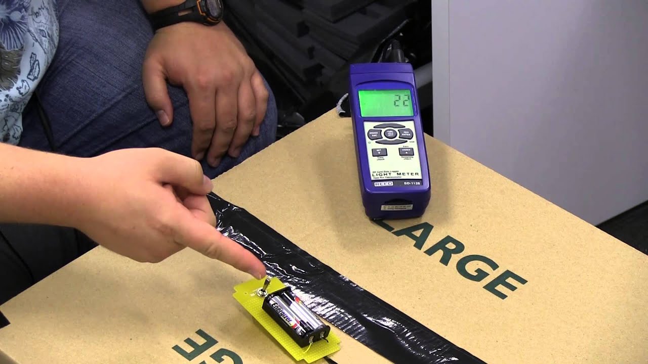 Flash light test with The Batteriser - YouTube