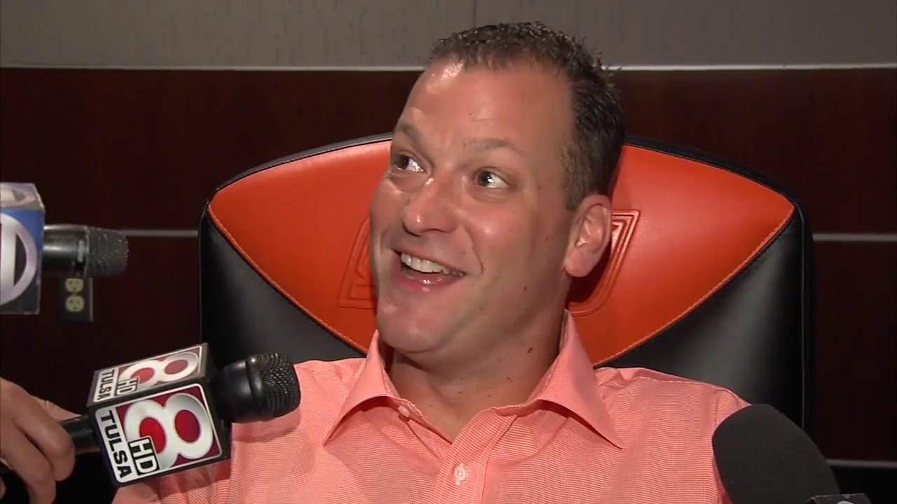 Oklahoma State Football Daxx Garman Stretching Defenses
