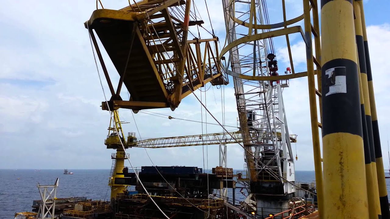 Removing PAR from Baronia Alpha Platform - YouTube