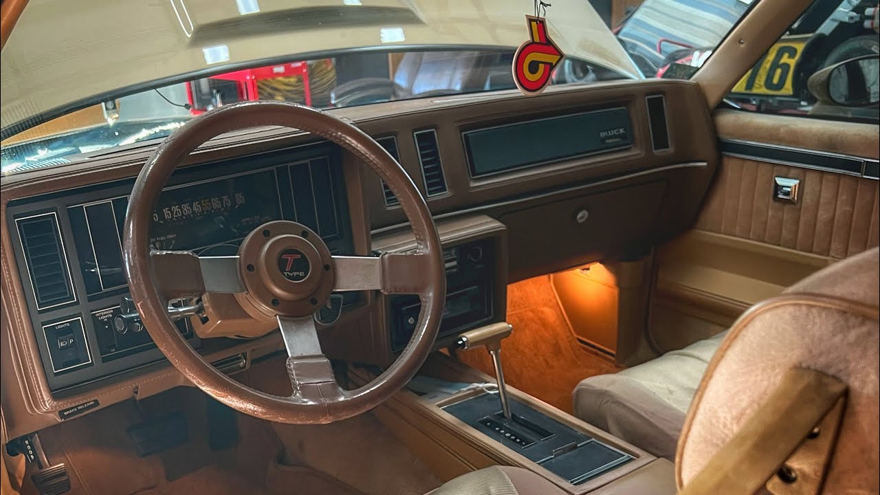 Buick Regal 1985 Interior