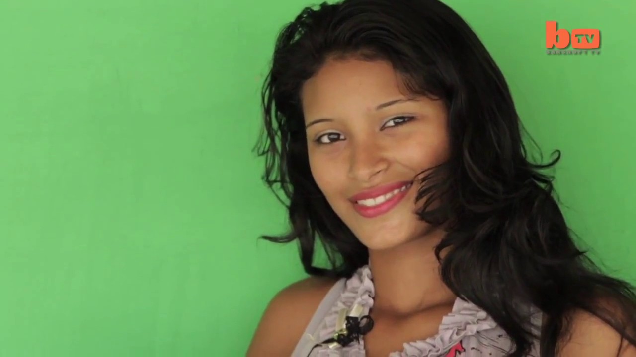 Brazil's tallest girl finds love - YouTube