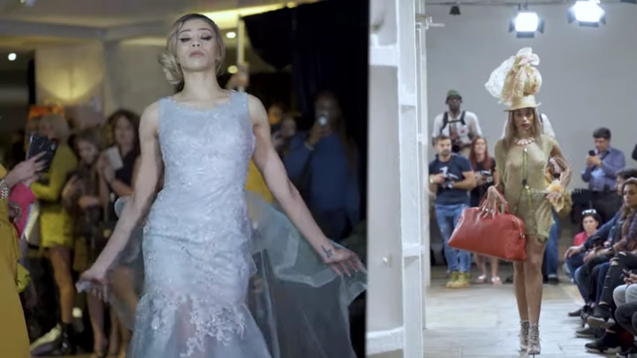One model wearing 2 different outfits during fashion show - YouTube