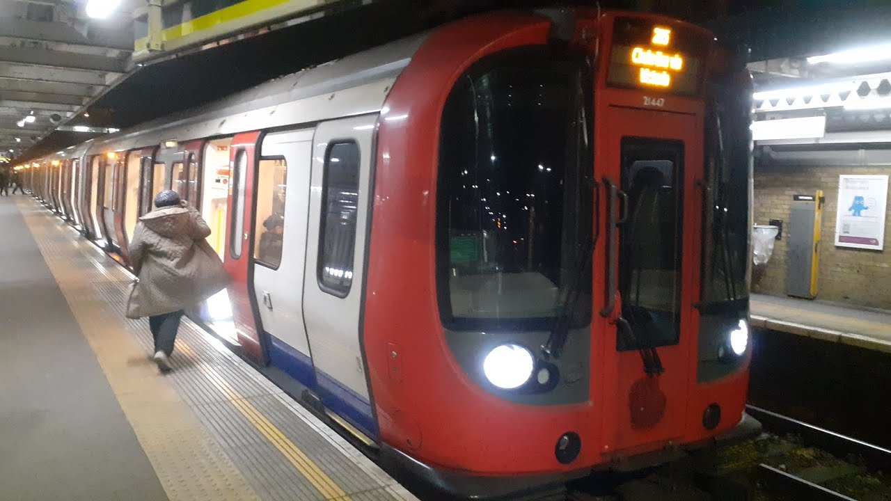 (Diverted) - Circle Line - S7 Stock - Arriving into at Barking Station ...