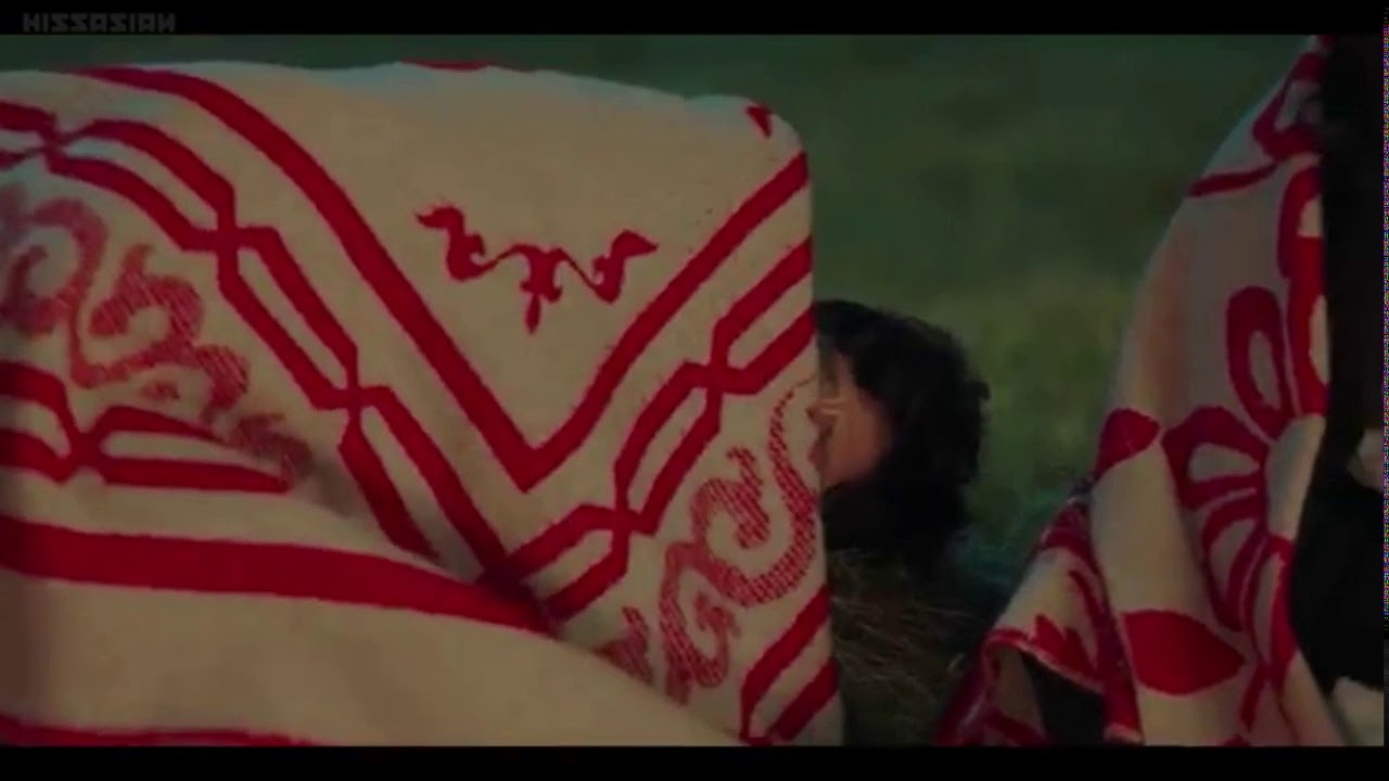 CRASH LANDING ON YOU | Seri lie down on Captain Ri's shoulder - YouTube