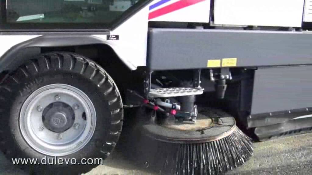 Dulevo 200 Quattro Industrial Road Sweeper - YouTube