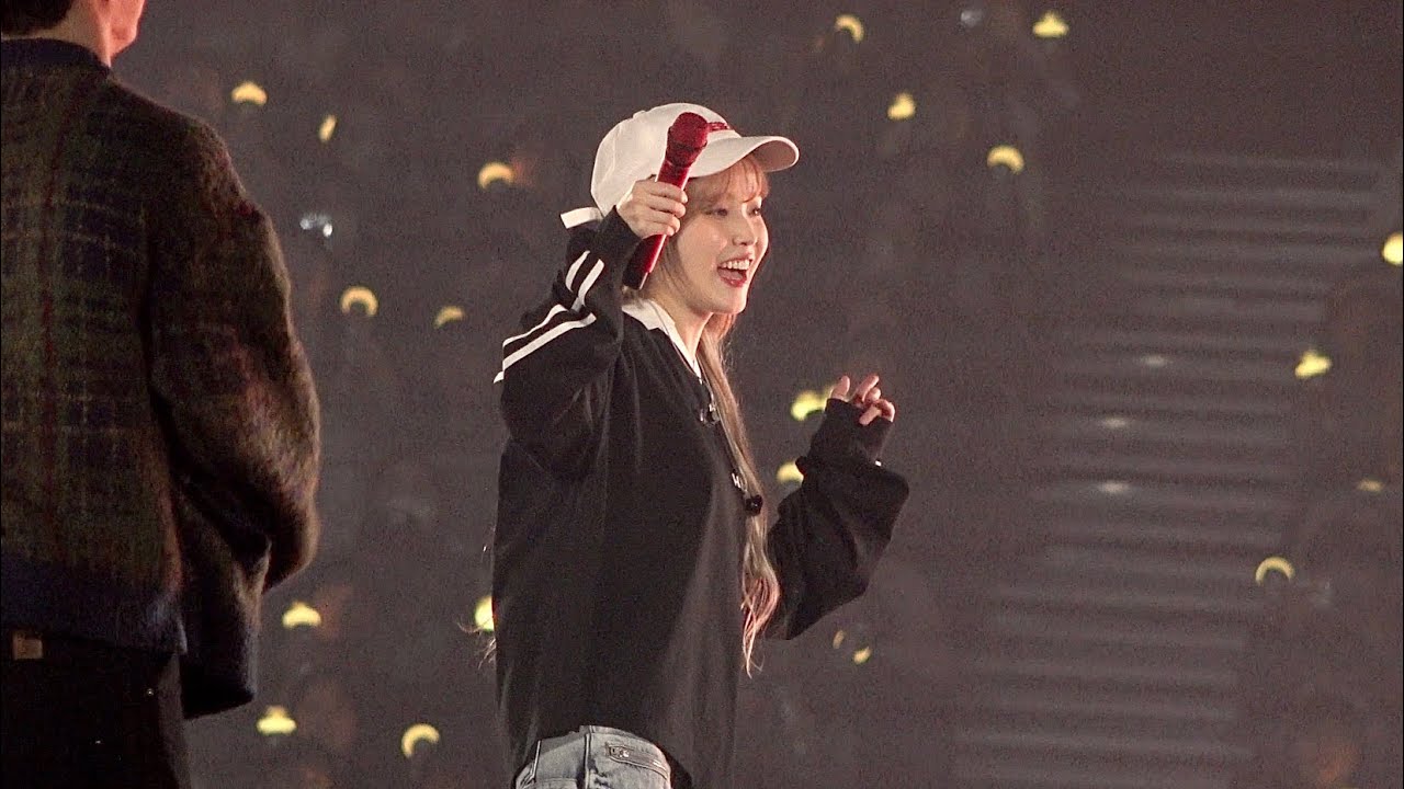 아이유 IU 레옹 (Leon) | 240302 IU H.E.R. WORLD TOUR CONCERT in SEOUL - YouTube