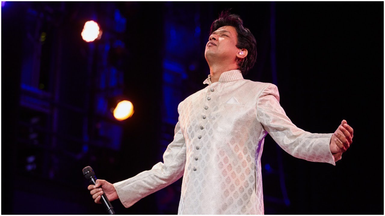 Vijay Prakash in Shivamogga | Om Shivoham Song | Stage Performance ...