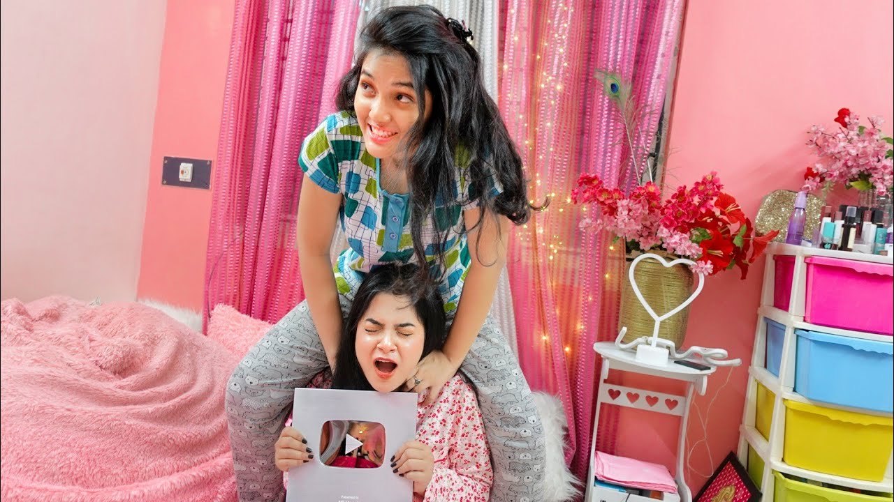 Nilanjana Ko Patak Patak Ke Mara🤣YouTube send us Surprise - YouTube