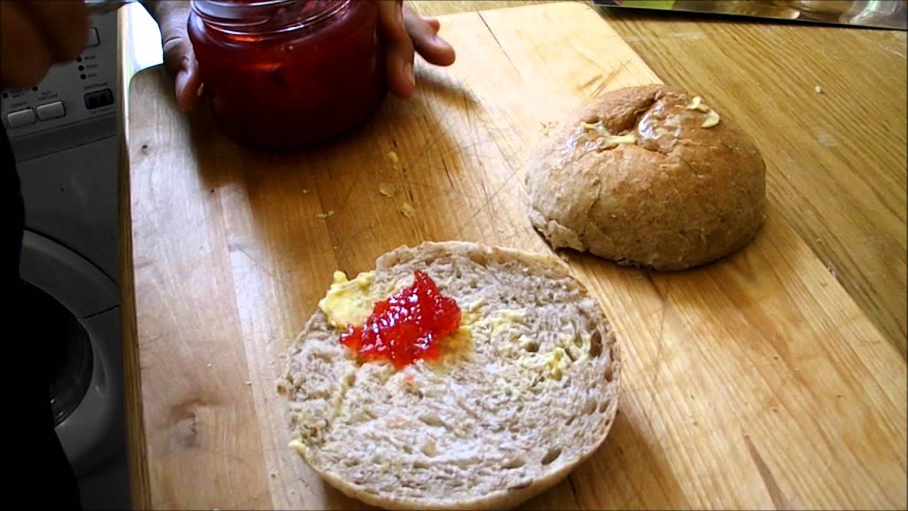 How To Make The Perfect Jam Sandwich - YouTube