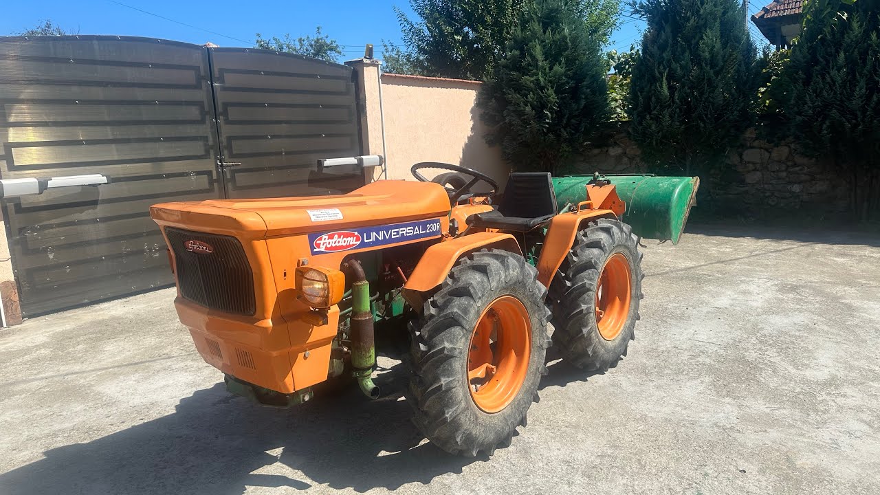 Tractoraș articulat 4x4 diesel Goldoni 2 pistoane 30 CP - YouTube