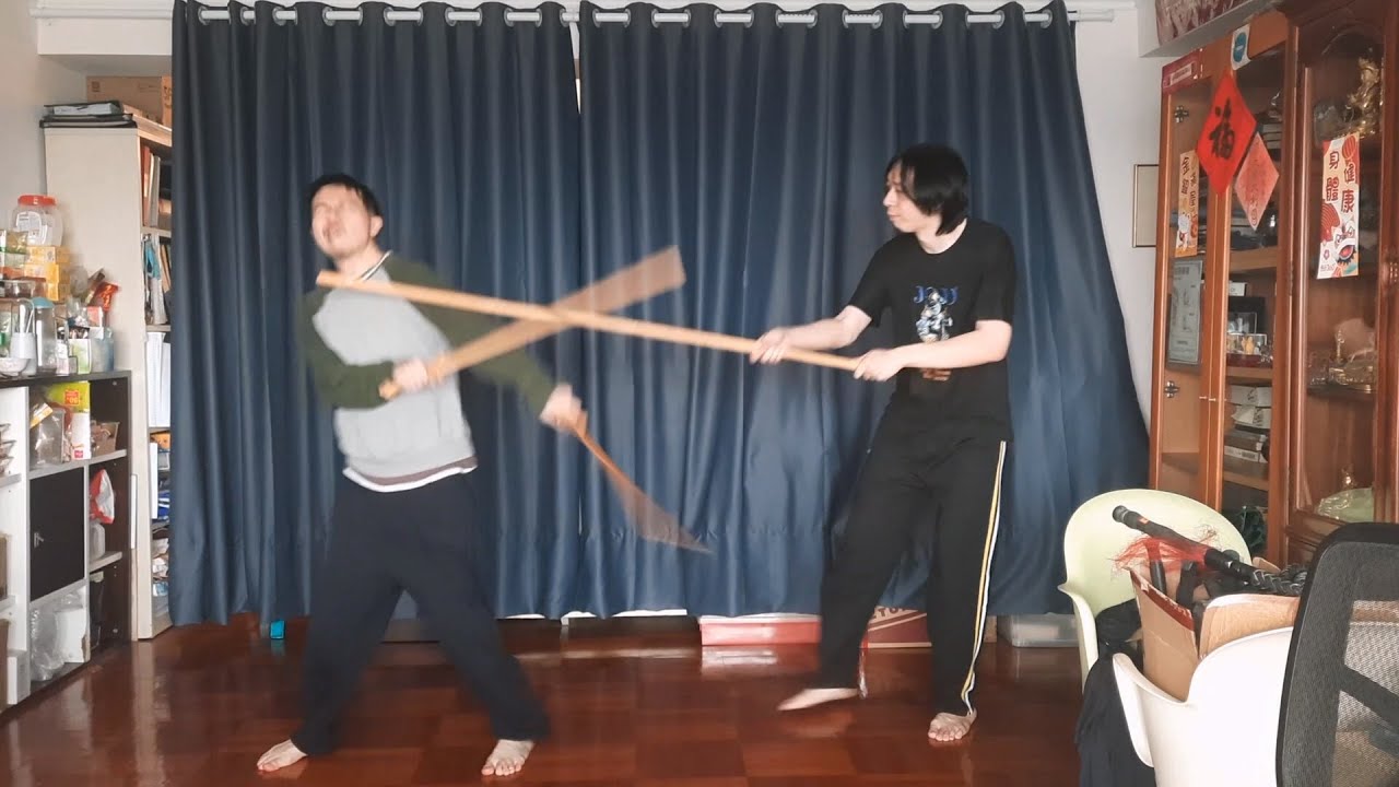 First Time Trying Sparring with 1 Lance against 2 Swords - YouTube