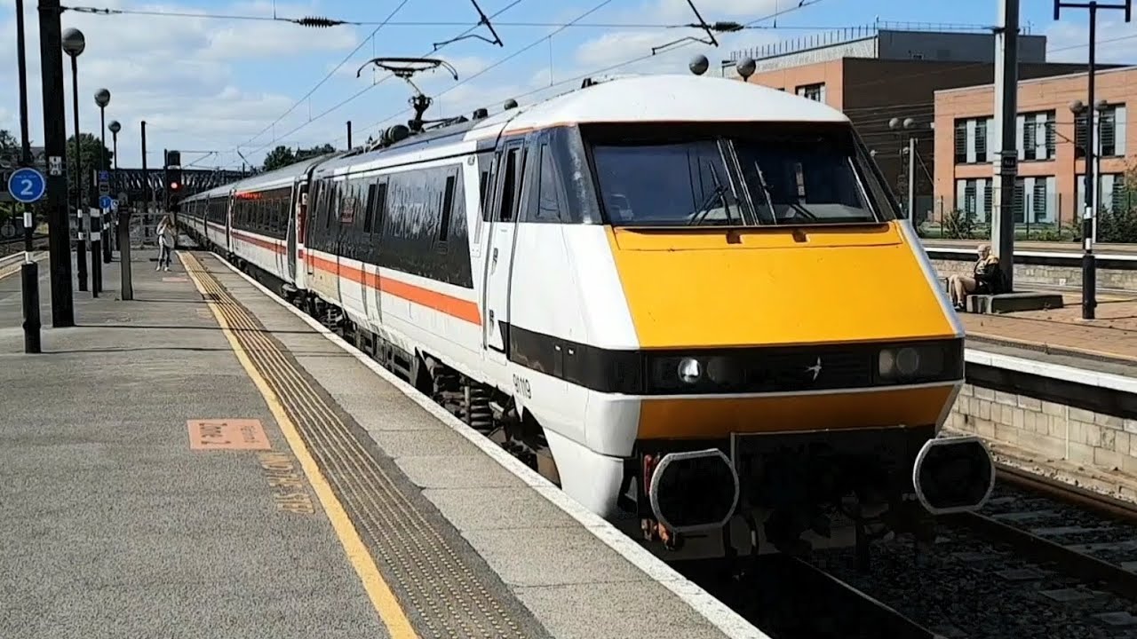30 Minutes of Sights & Sounds Intercity 225 (Class 91/Mk4 set) - YouTube