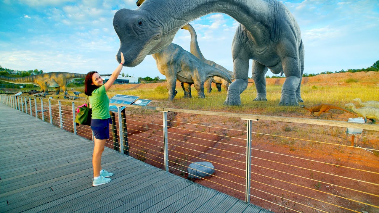 DINOSAURS CGI REALISTIC SCENE MADE IN BLENDER, COMPOSITED INTO REAL ...