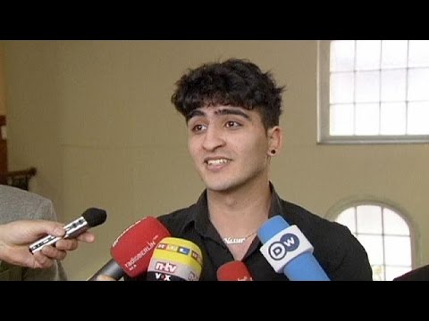 Almanya'da eşcinsel oğullarını zorla evlendirmek isteyen aileye ceza