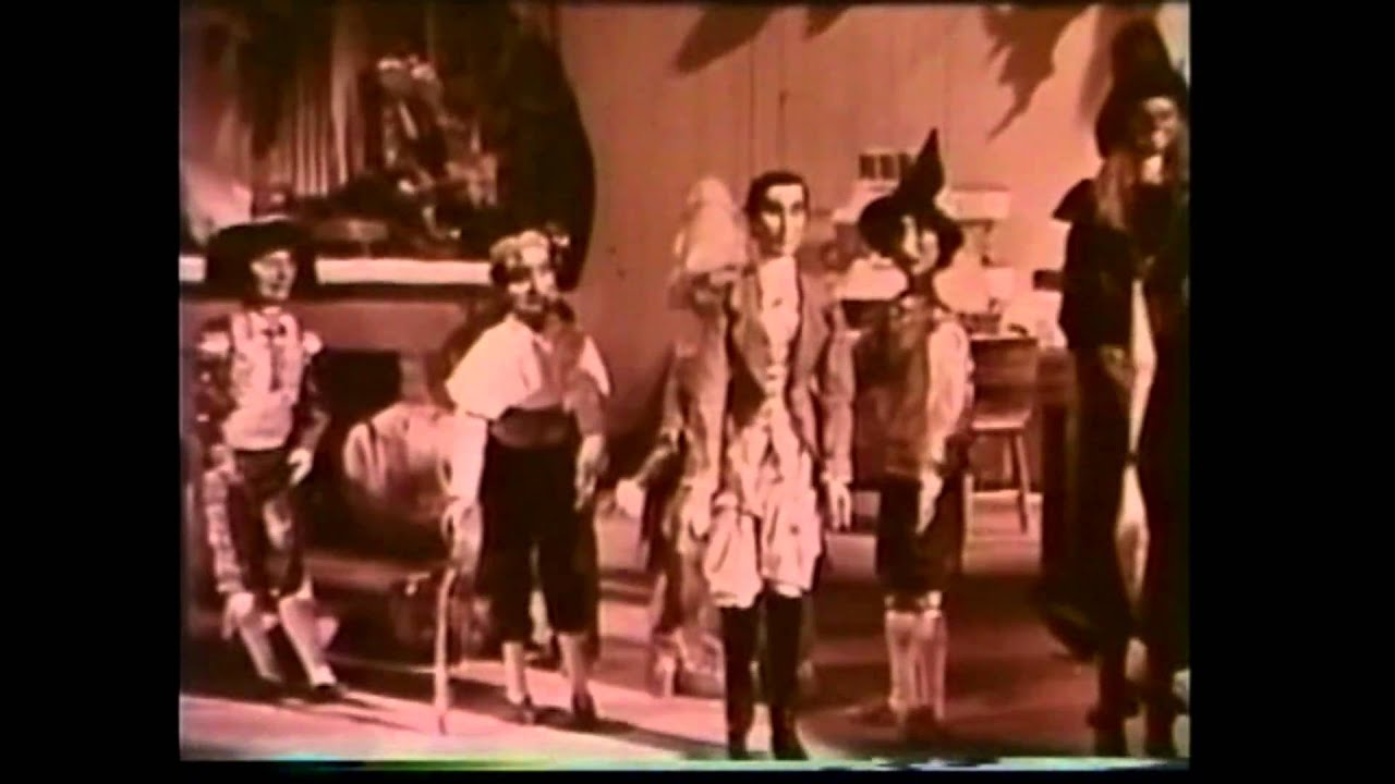 Lilian Harvey-Unbelievably Scary Puppet Court - YouTube