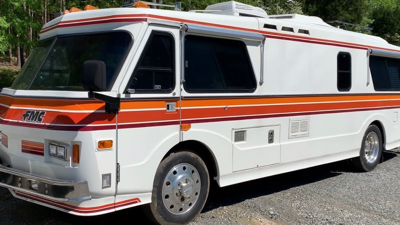 Really cool vehicles i saw today. FMC motorhome, Diamond T truck ...