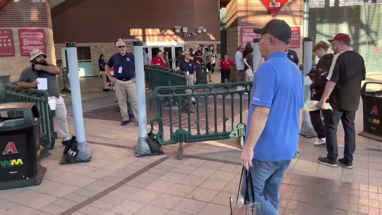 CEIA OPENGATE Weapons Detection at MLB Stadium - YouTube