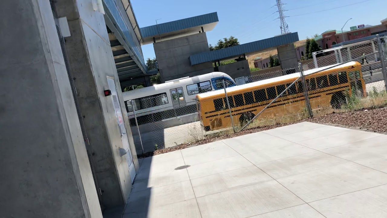 Antioch EBart Train For Pittsburg/Bay Point-SFO Airport - YouTube