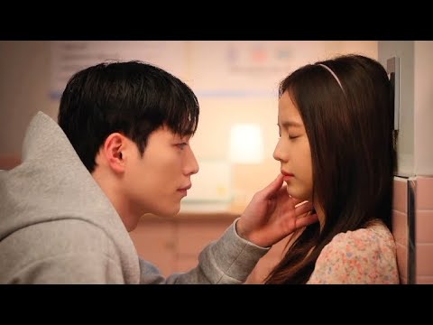 Jisoo Romantic Kissing Scene in Boyfriend on Demand