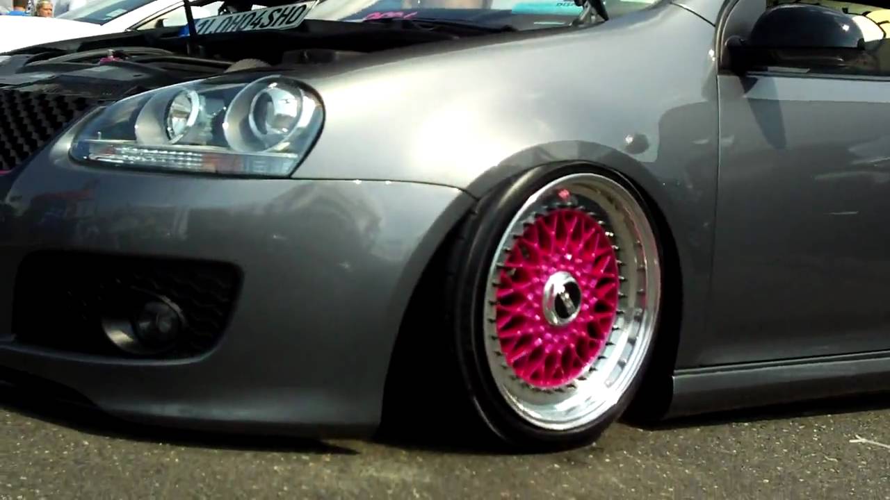 Paul's Pink Wheeled VDub @ WF16 - YouTube