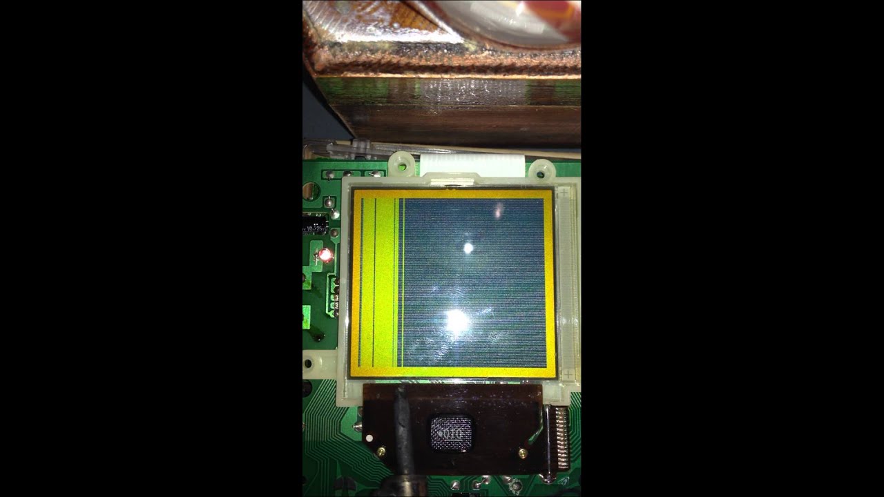 Fixing dead pixels in a Game Boy Classic - YouTube