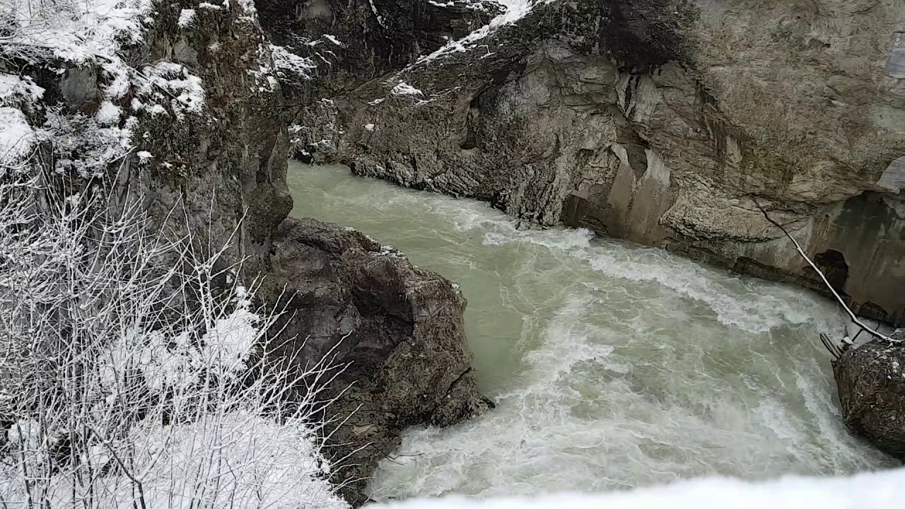Im Winter in Füssen am Lechfall wandern! (jungwandern.de) - YouTube
