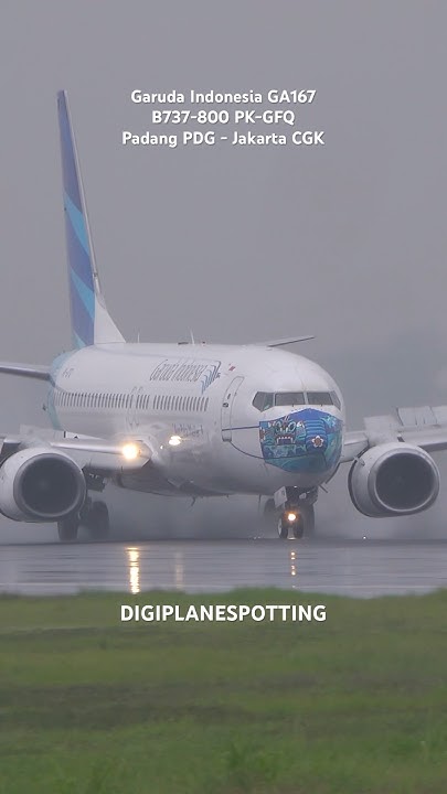 Garuda Indonesia GA167 B737-800 PK-GFQ Padang PDG - Jakarta CGK - YouTube