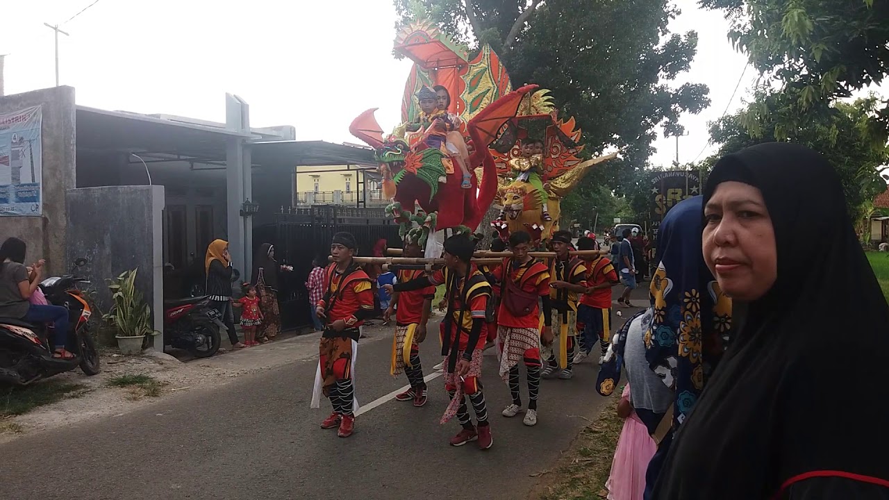 jalan jalan ke purwakarta nemu kaya gini singa singaan - YouTube