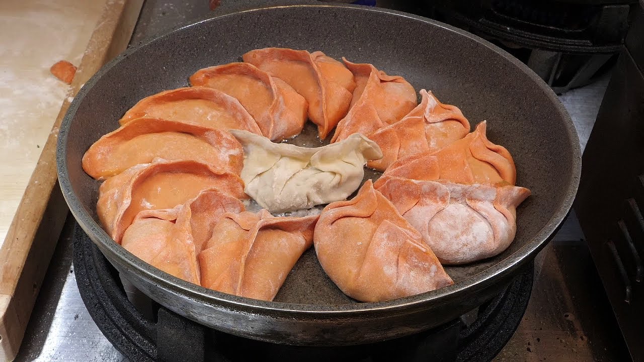 colorful dumplings / korean street food - YouTube