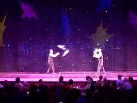 amazing juggling video - YouTube