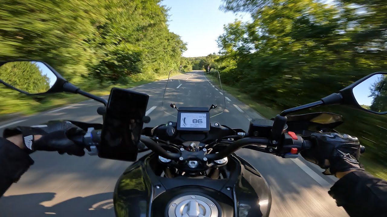 Benelli TRK 702x, city ride. - YouTube