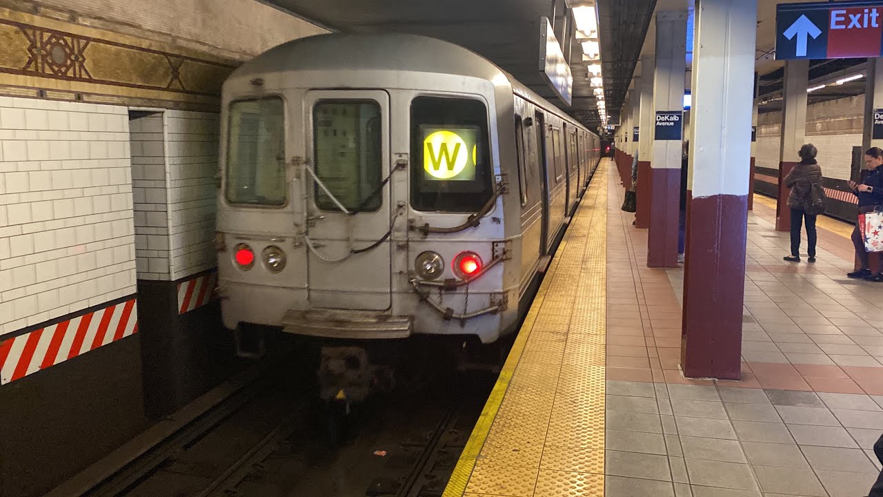 MTA NYCT: Gravesend 86th Street Bound R46 (W) Train at DeKalb Avenue ...
