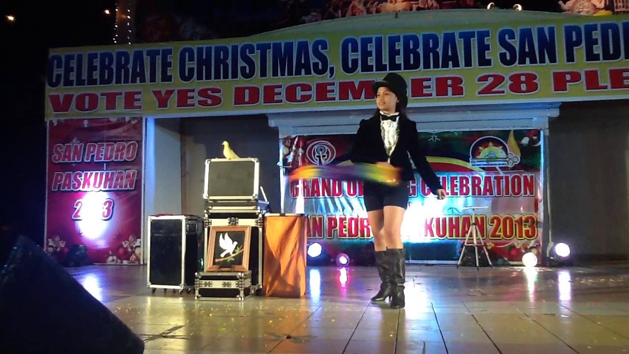 young lady magician - YouTube