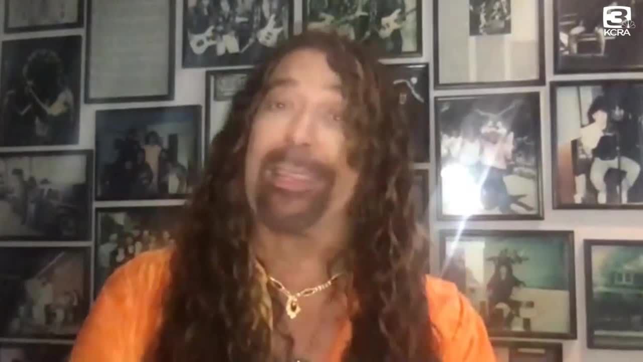 Jess Harnell returns as Wakko Warner in 'Animaniacs' reboot - YouTube