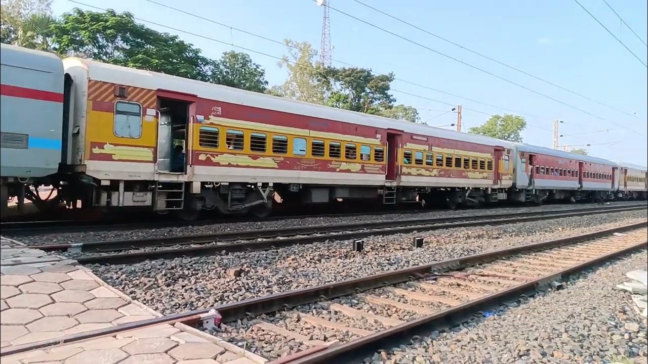 18184 Danapur Tata express departure from Purulia Jn. - YouTube
