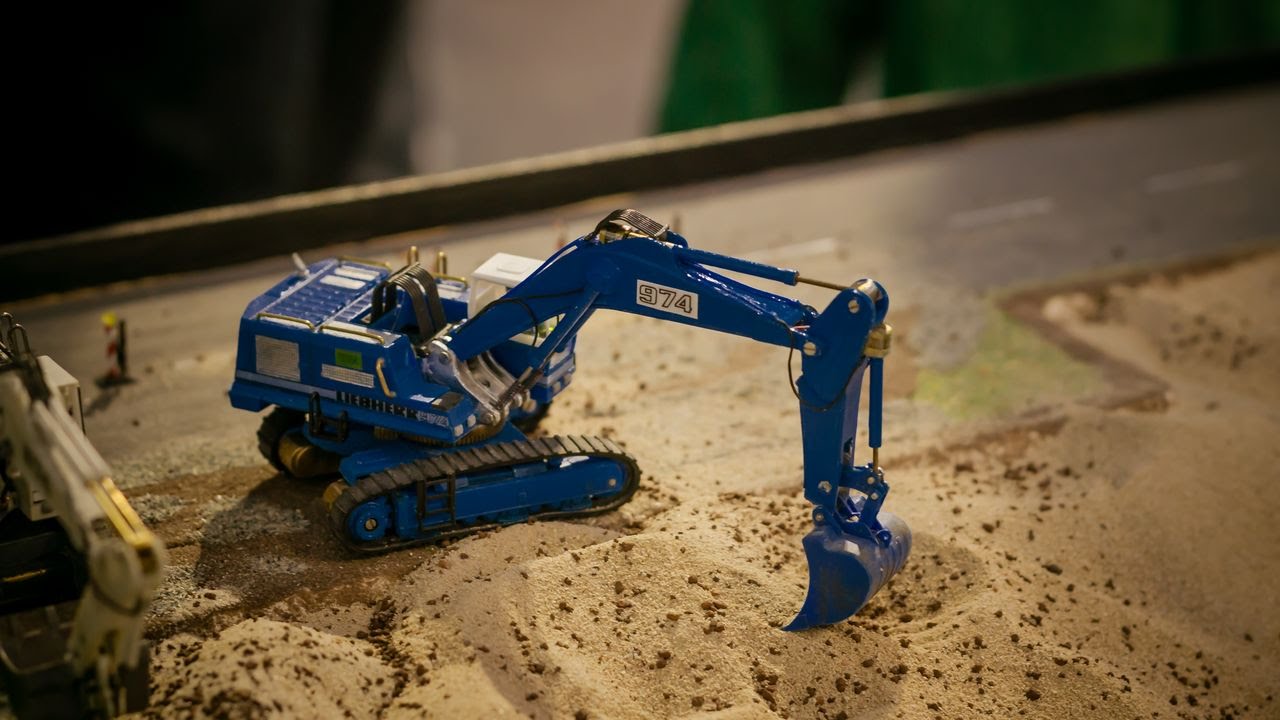 Bauarbeiten auf der faszination Modellbau in Friedrichshafen | RC 1:87 ...