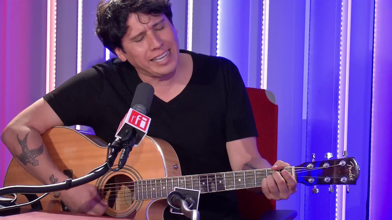El cantante de rock peruano Wayo, 'live' en RFI - YouTube